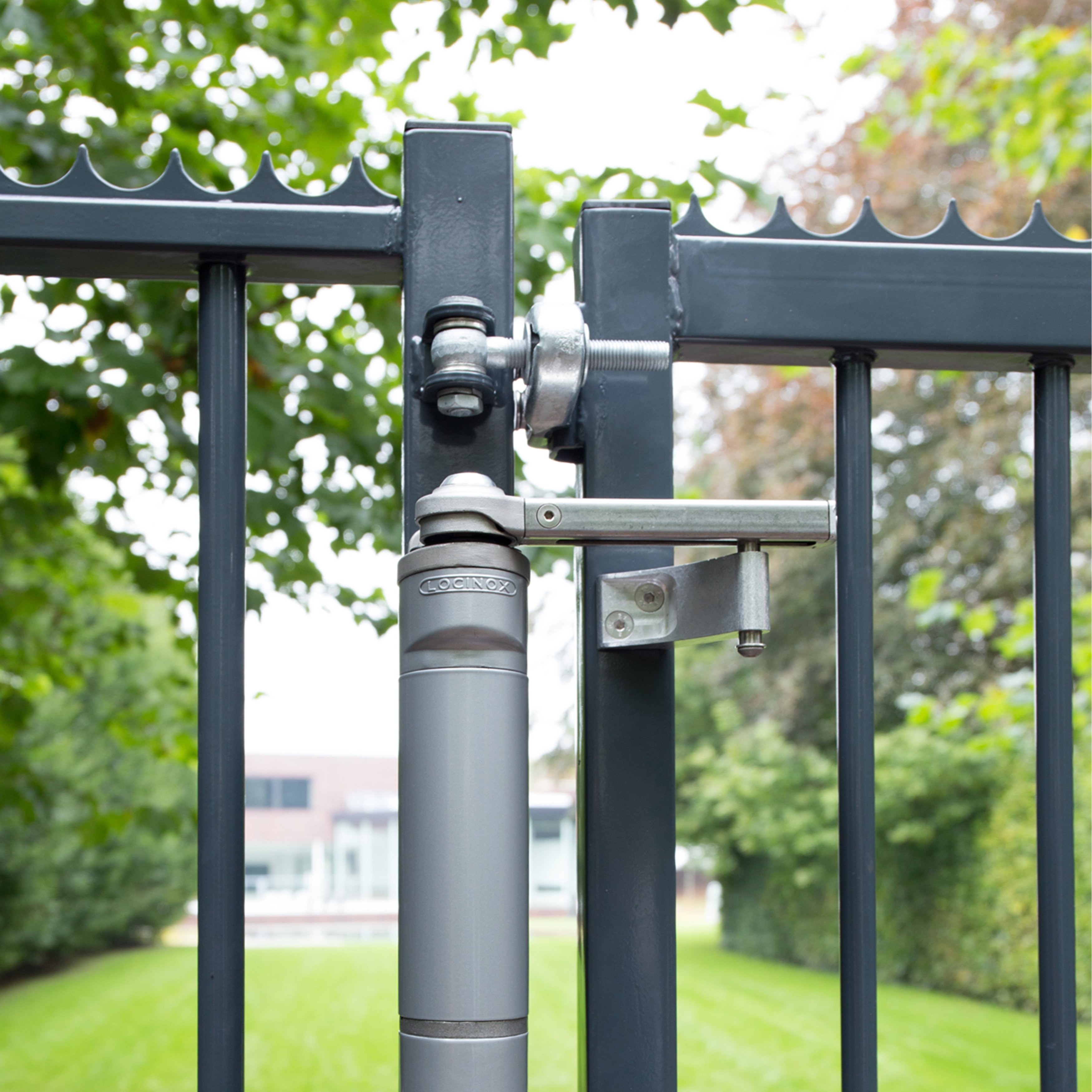Locinox 4-Way Adjustable Vandal-Resistant 180° Hinge with Gate Claw and ...