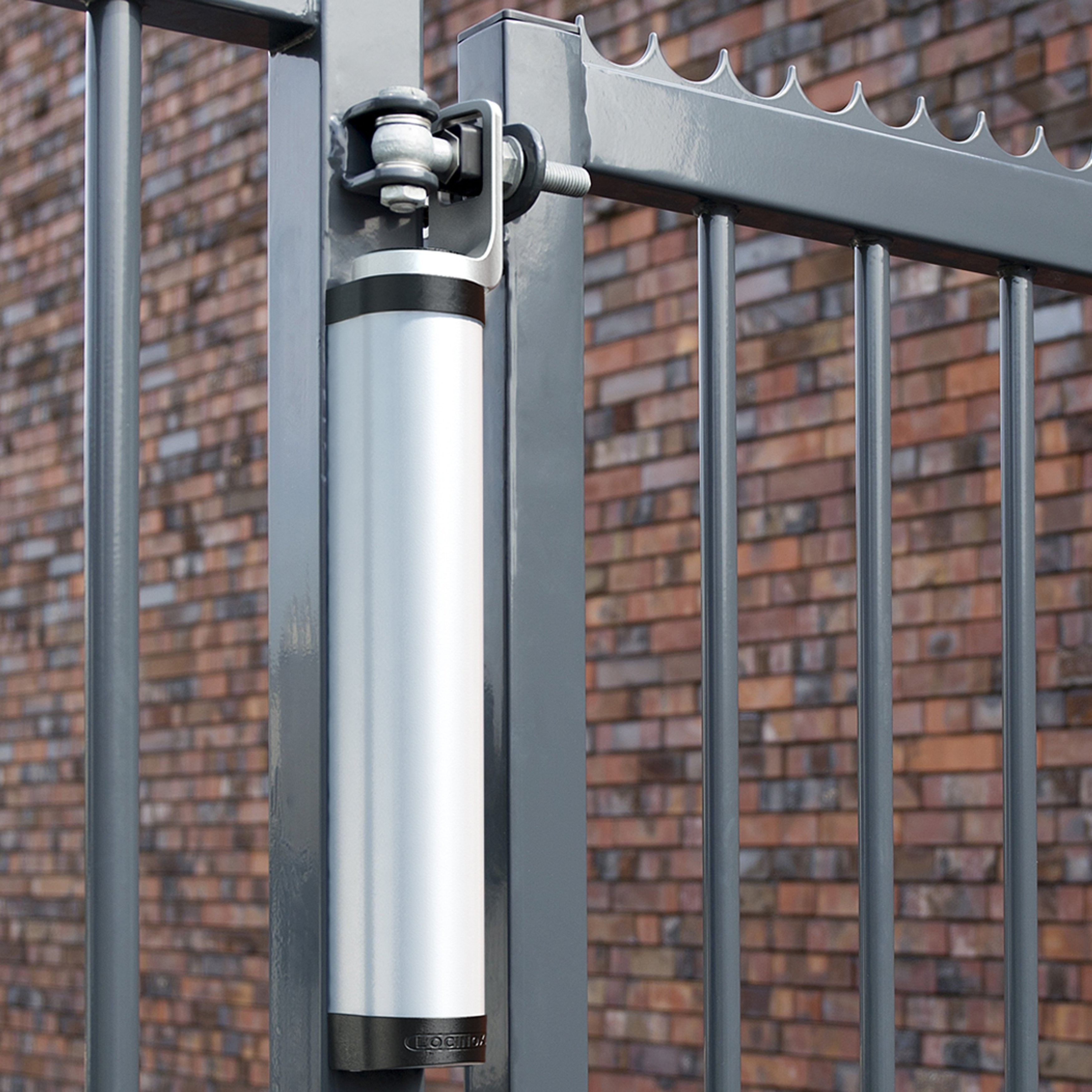 Locinox Rhino Elegant 180° Gate Closer with Direct Hinge Connection ...