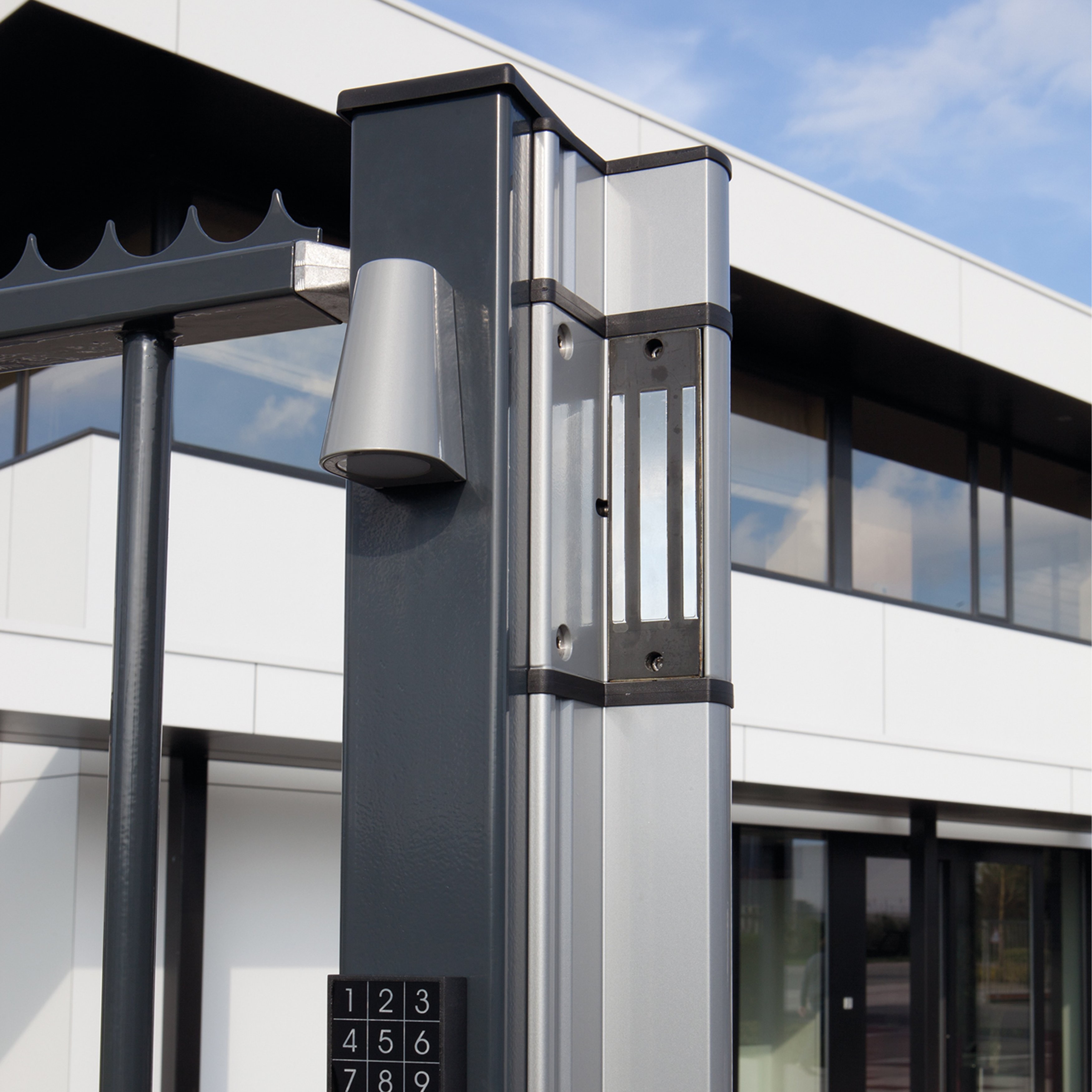 Locinox Design LED Lighting for Gates - TRICONE-9005